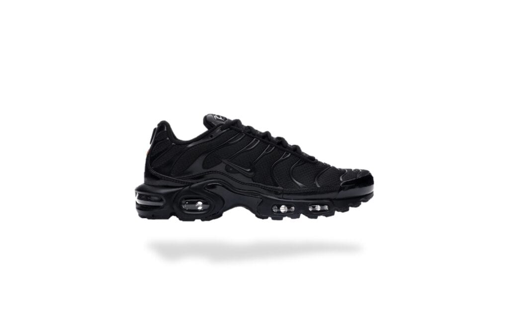 AIR MAX PLUS TN REQUIN TRIPLE BLACK - SNEAK - NOIR
